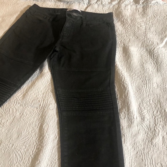 BCBGeneration | Jeans | Coated Black Skinny Jeans Ribbed At Knee | Poshmark